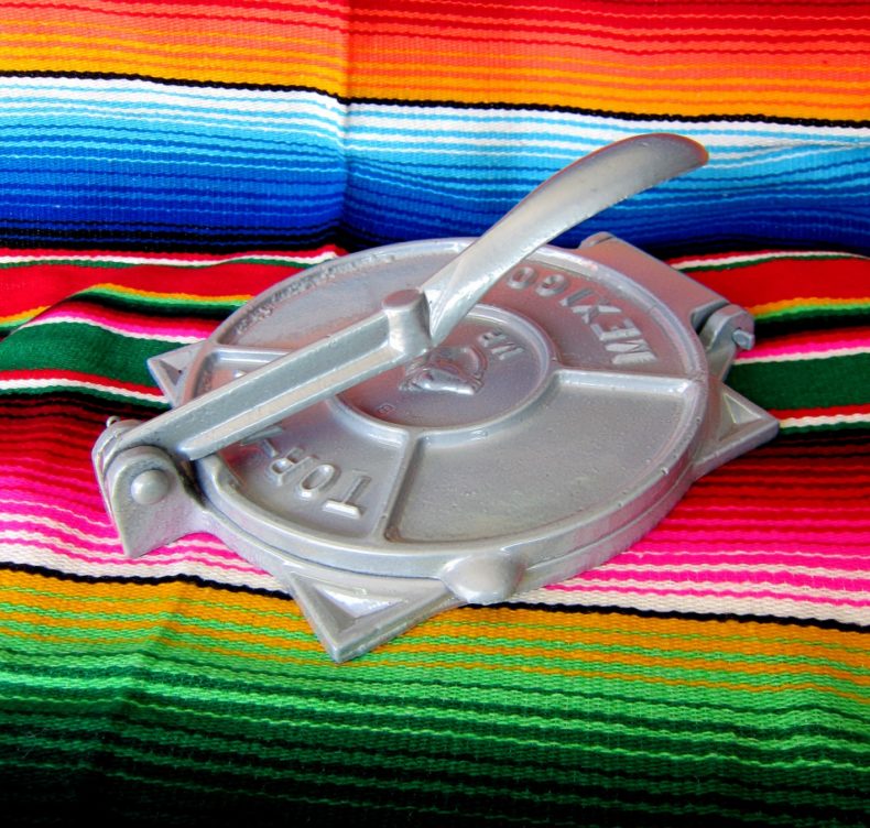 Corn Tortilla Press (20 cm) – Cast Iron – Azteca – Mexican Food ...