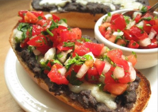 Molletes – Azteca – Mexican Food Products Online Store
